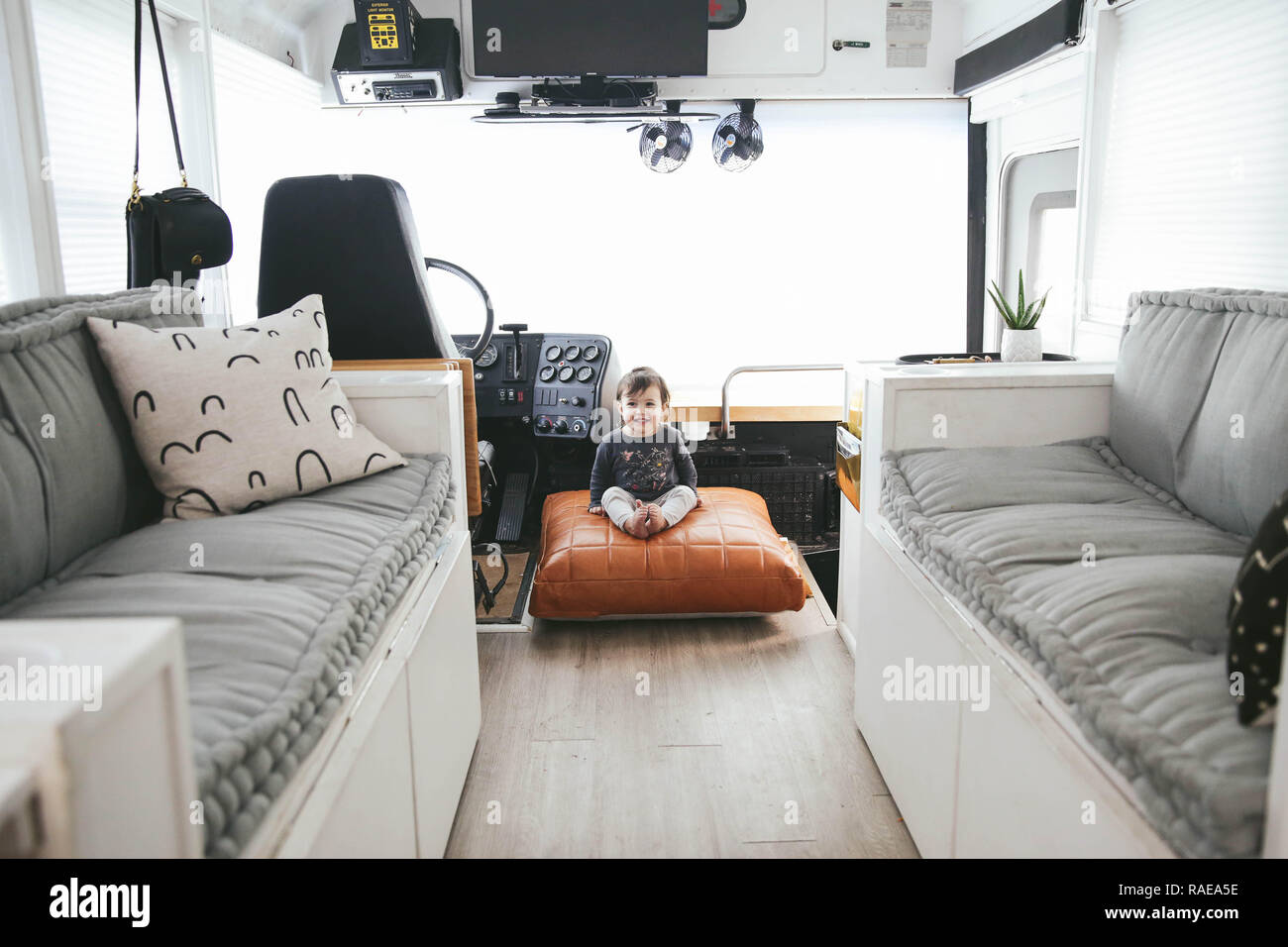 Packed school bus hi-res stock photography and images - Alamy