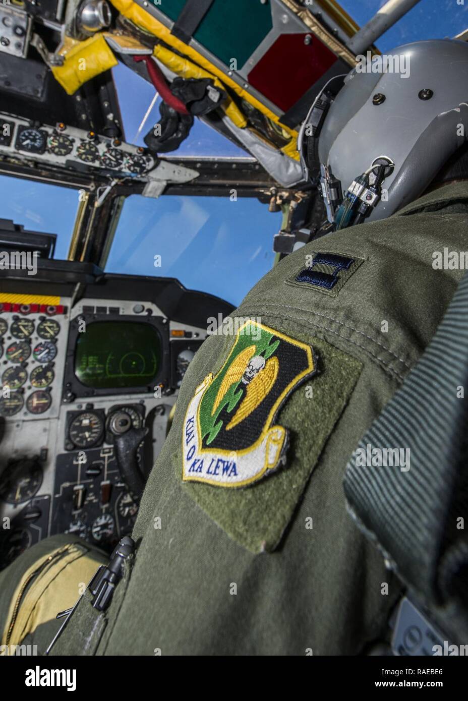 Shoulder wing aircraft hi-res stock photography and images - Alamy