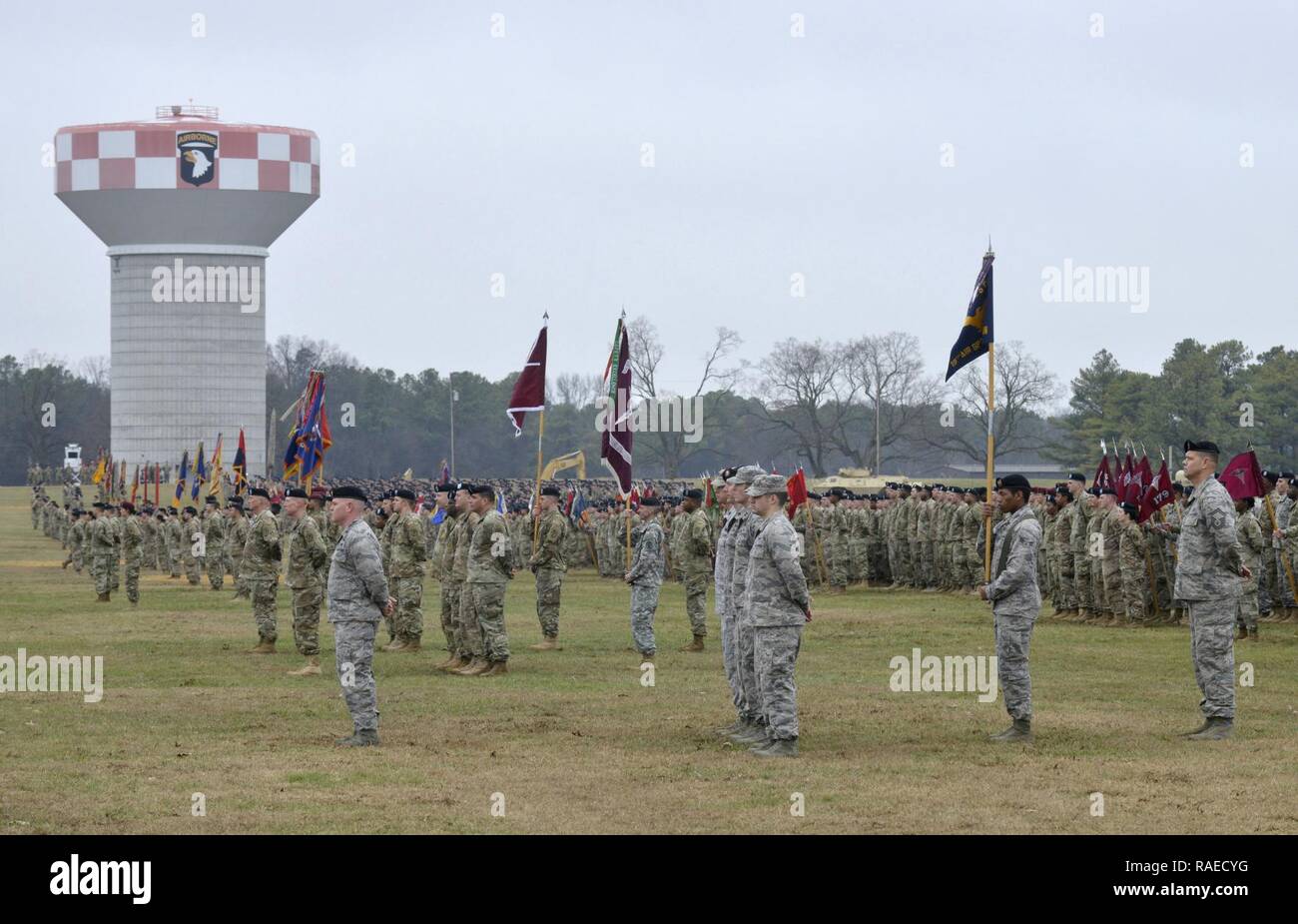 U.S. Army Soldiers from the 101st Airborne Division (Air Assault ...