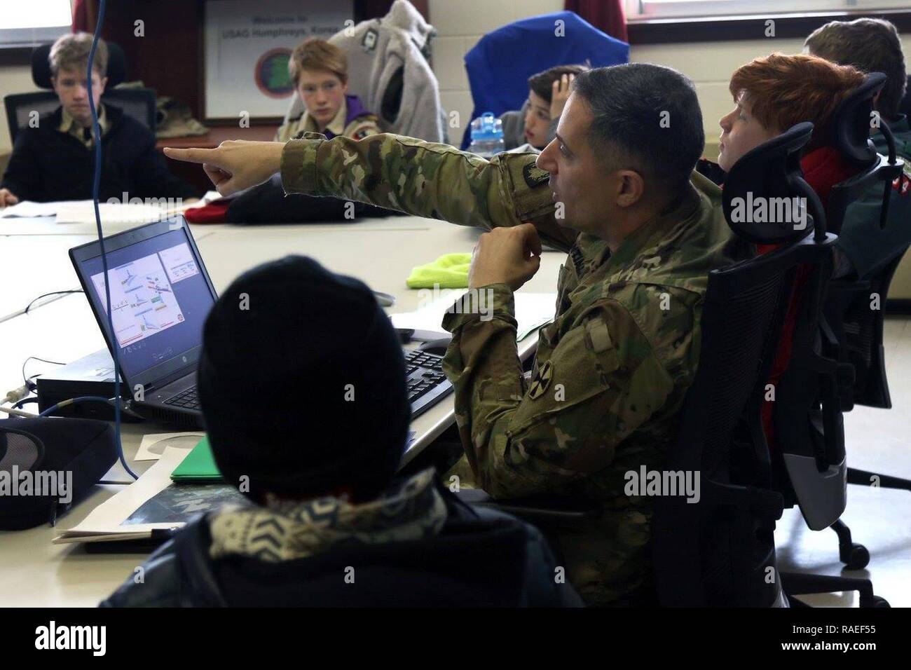 Military aviation facilities hi-res stock photography and images - Alamy