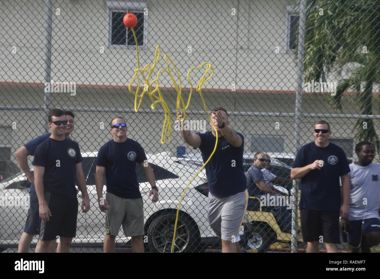 Heaving up hi-res stock photography and images - Alamy