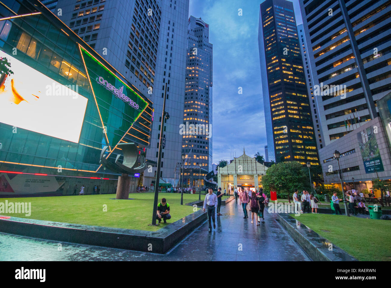Raffles Place in the early evening, Singapore Stock Photo - Alamy