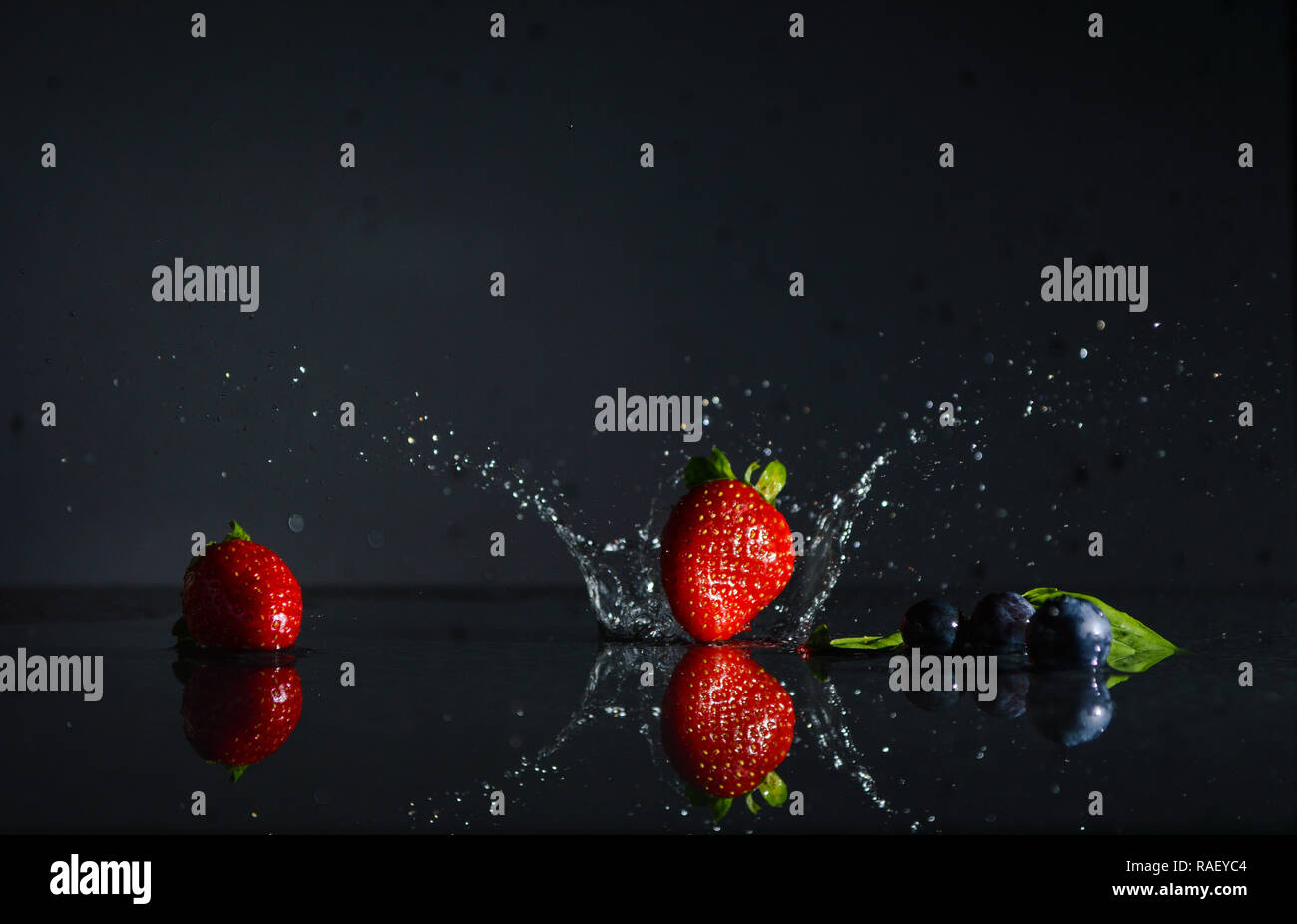 Strawberry water splash hi-res stock photography and images - Alamy