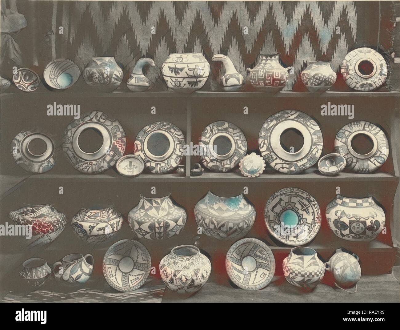 Moki pottery hi-res stock photography and images - Alamy