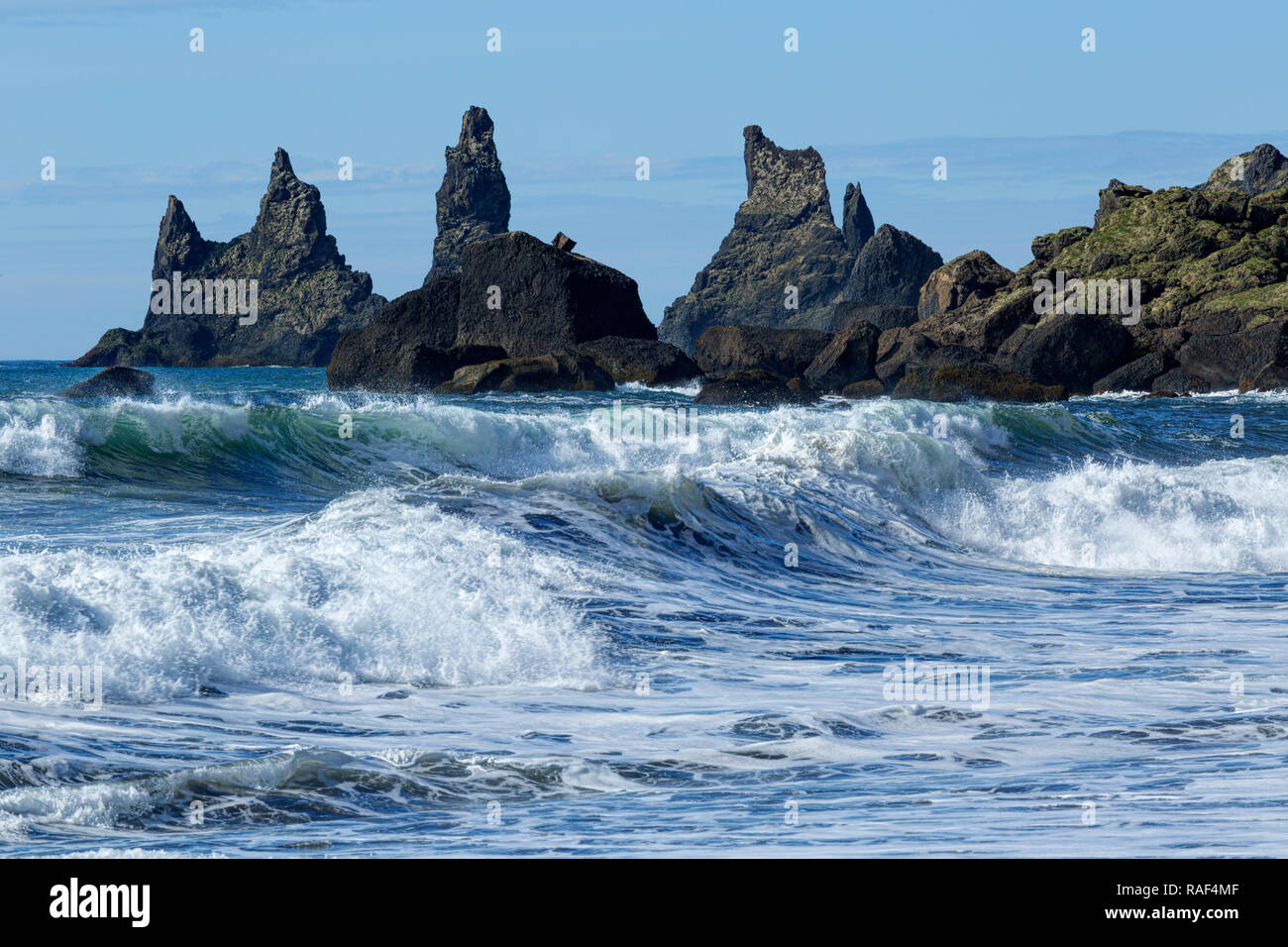Black sand beach vik, iceland hi-res stock photography and images - Alamy