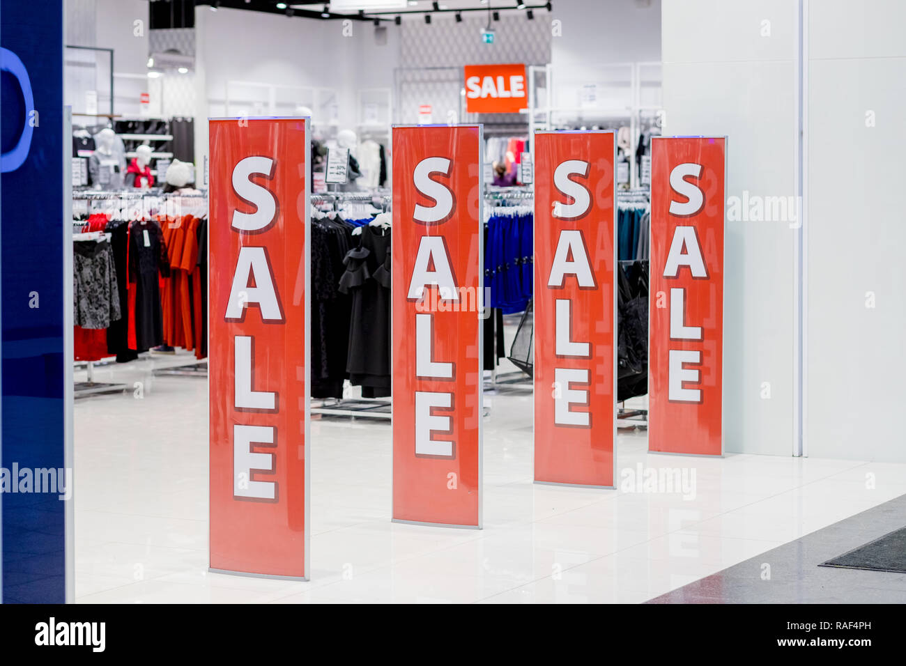 Final sale. Entrance of store in shopping mall. Store In Sale Season ...
