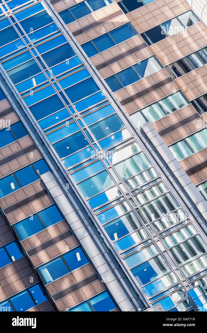 Building moorgate hi-res stock photography and images - Alamy