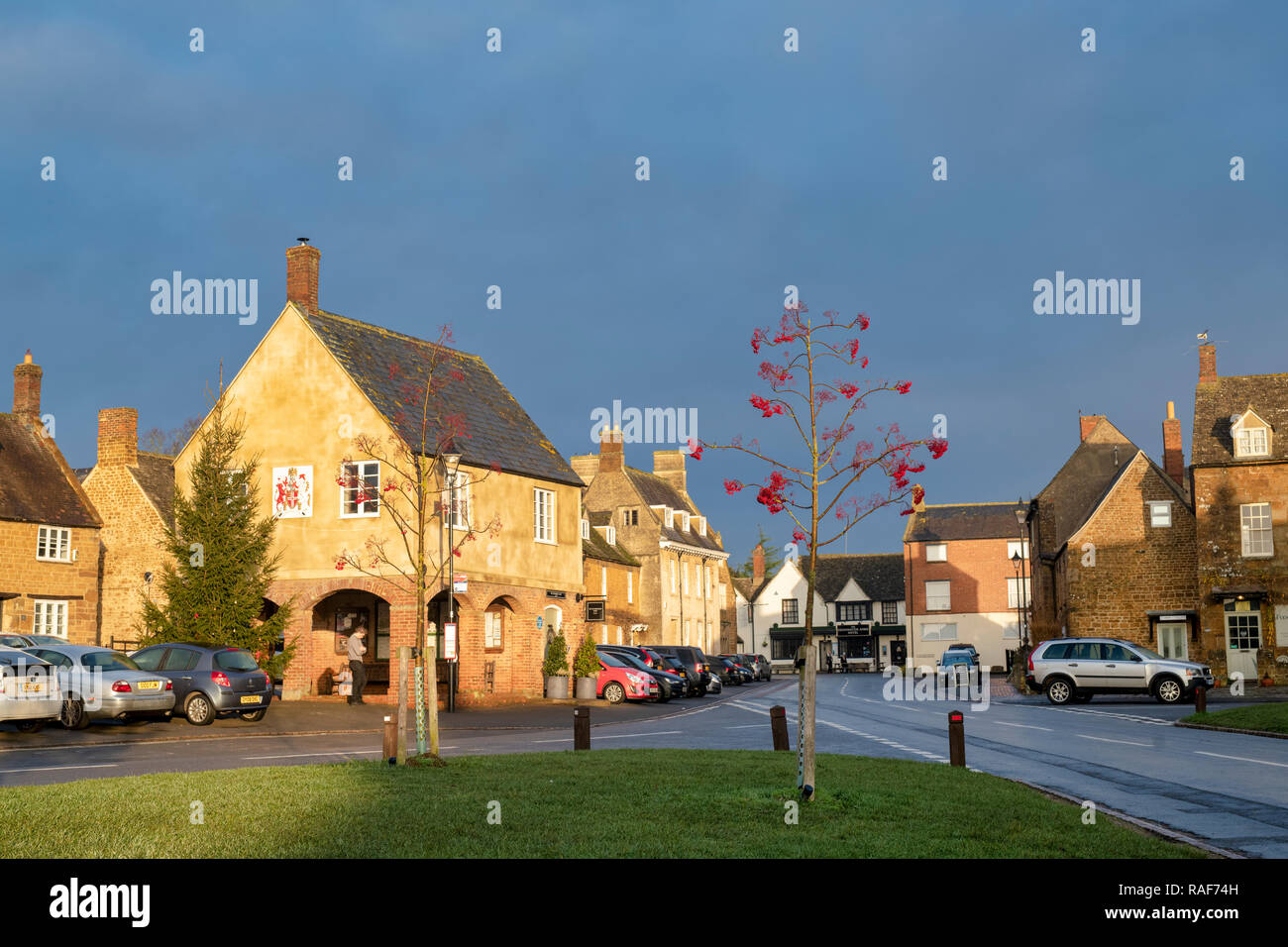Dark skies hi-res stock photography and images - Alamy