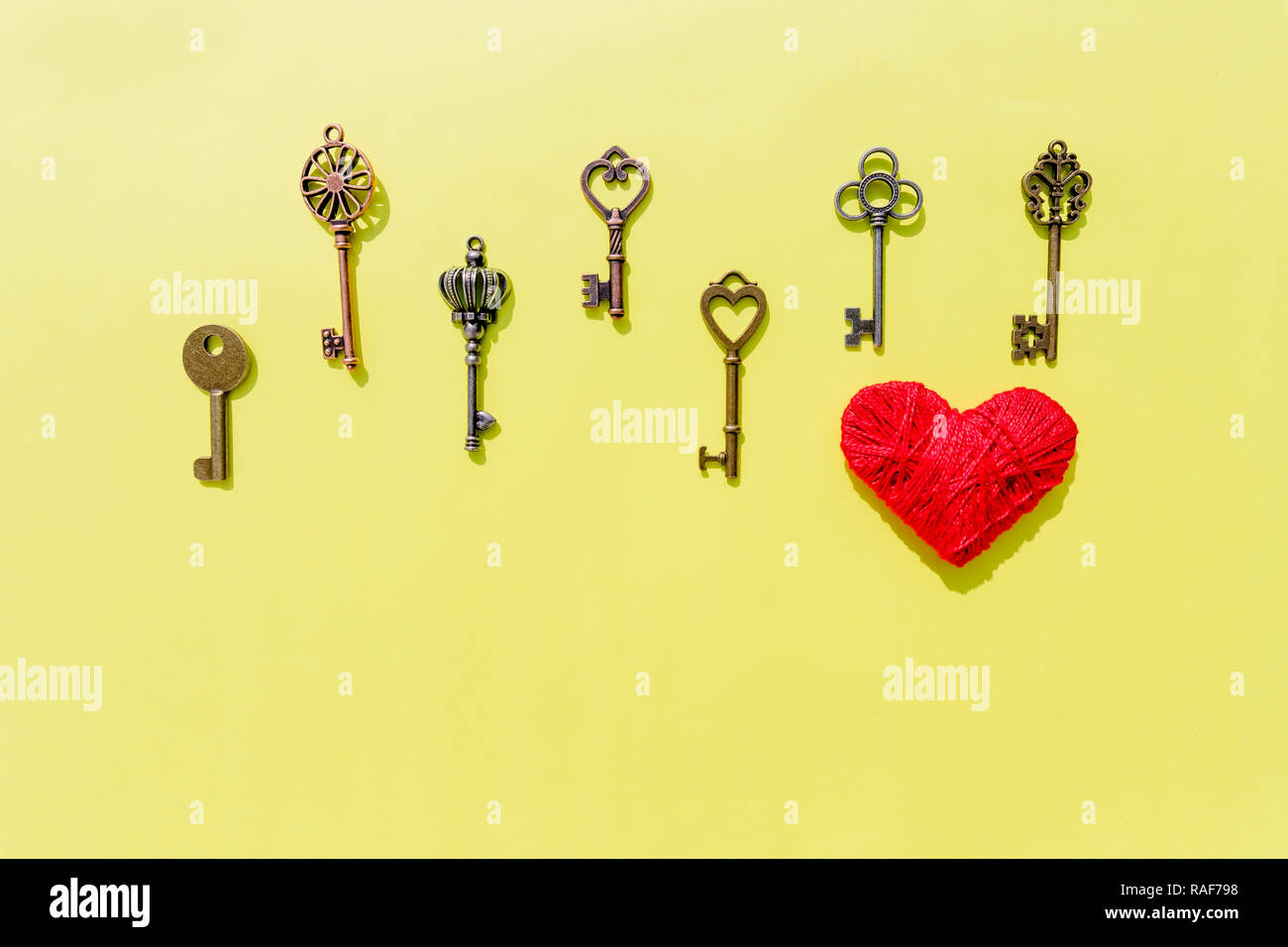 14 february, Keys with the heart as a symbol of love. Greeting card ...