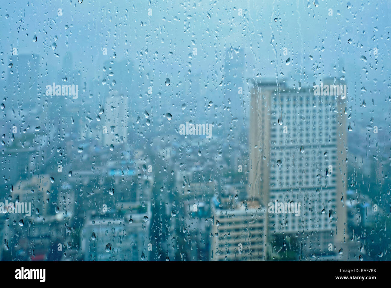 Drop on windows hi-res stock photography and images - Alamy