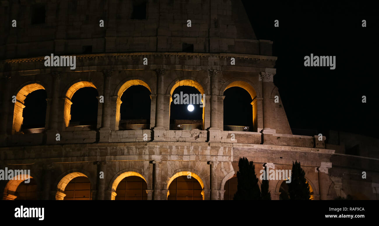Coliseum night full moon hi-res stock photography and images - Alamy