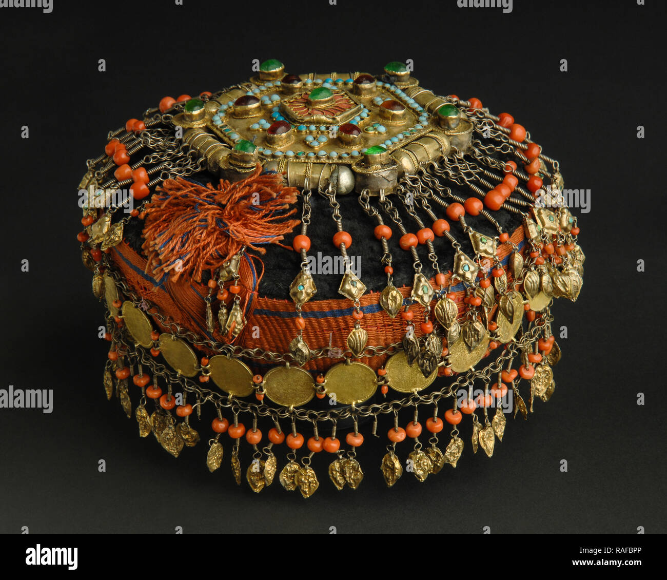 Vintage beauty cap hi-res stock photography and images - Alamy