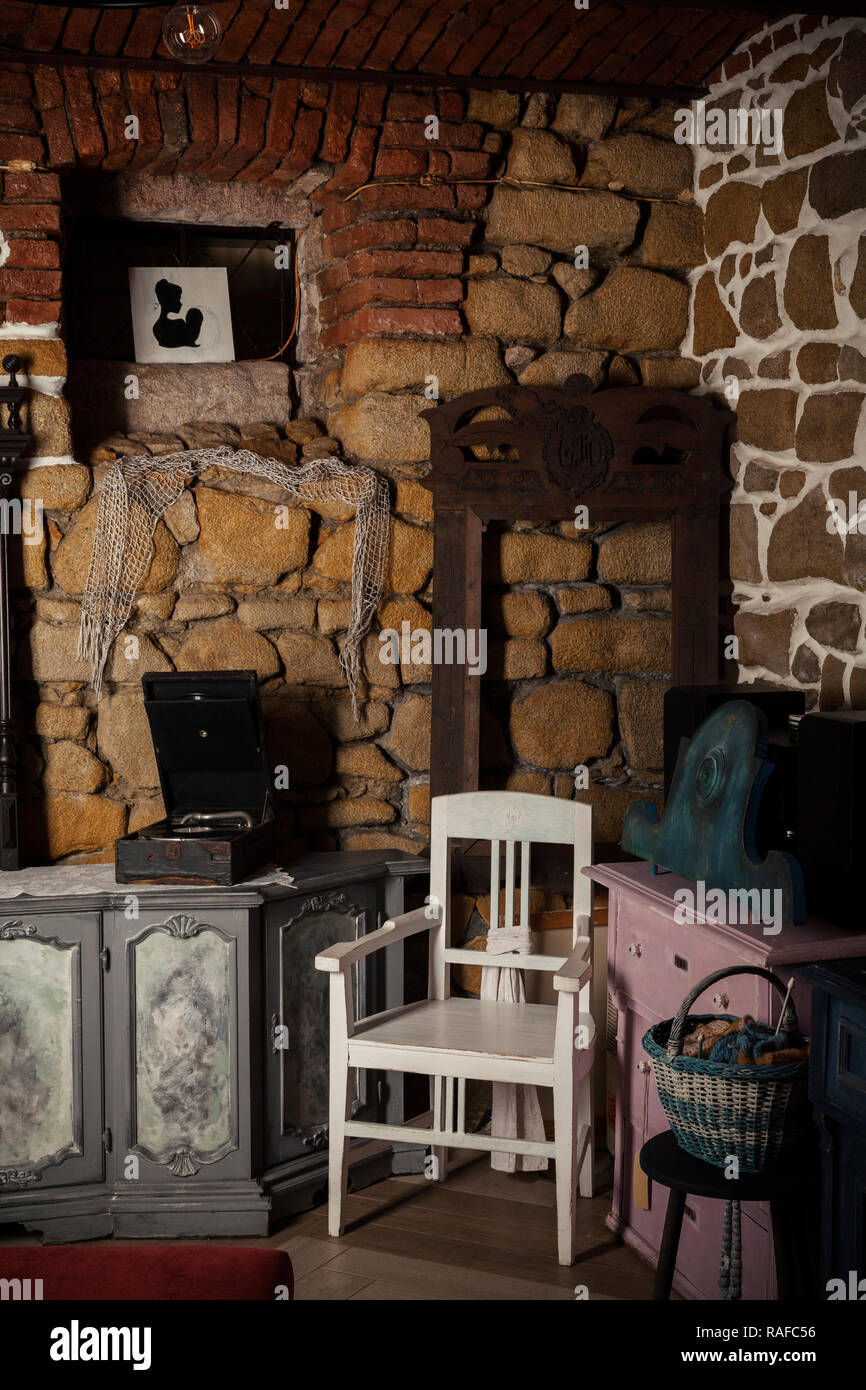 Vintage basement hi-res stock photography and images - Alamy