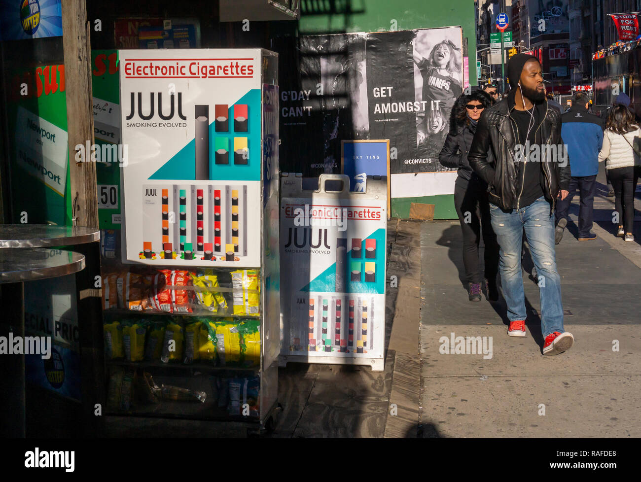 Juul hi-res stock photography and images - Alamy