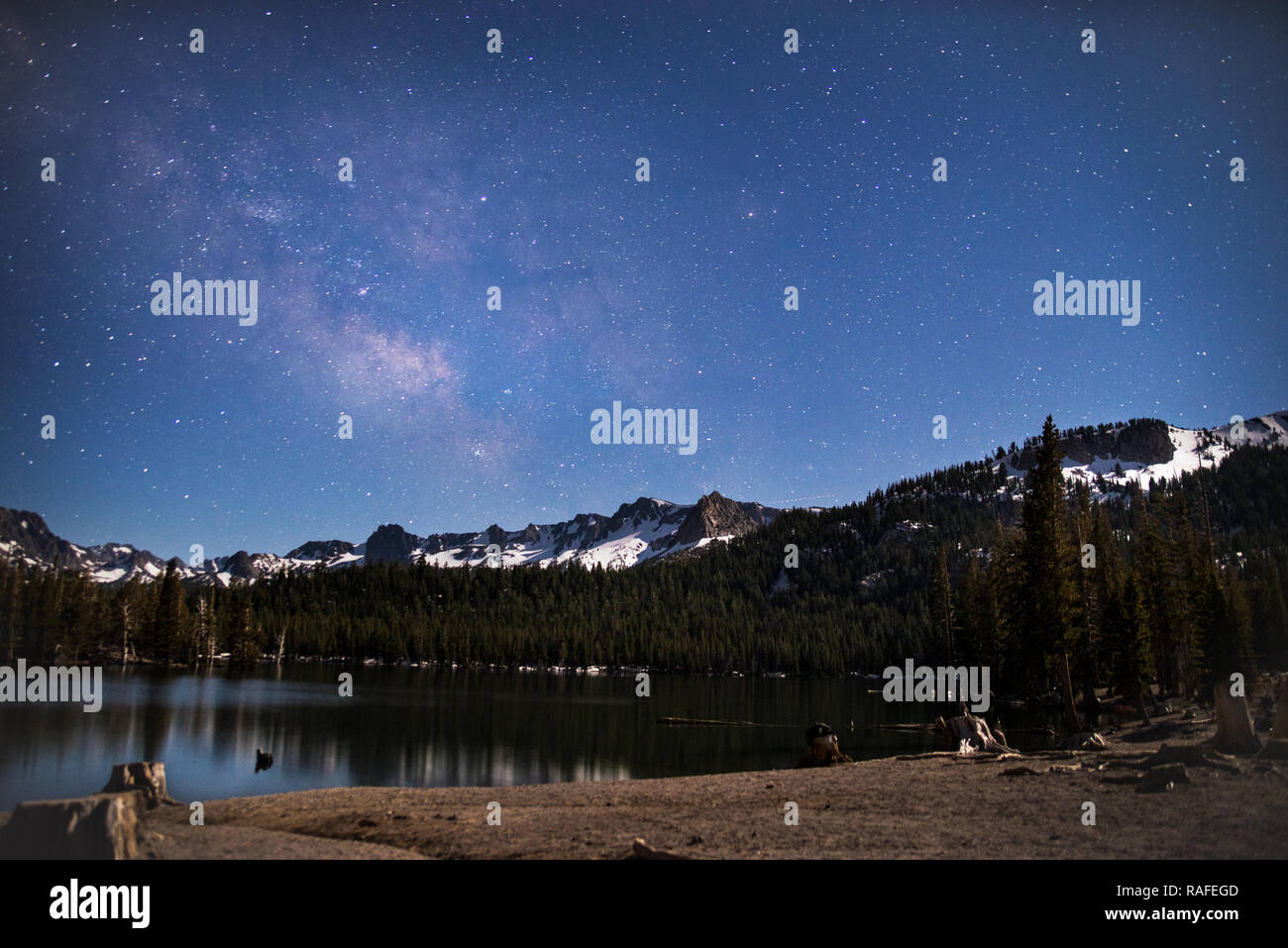 Stars reflection lake hi-res stock photography and images - Alamy