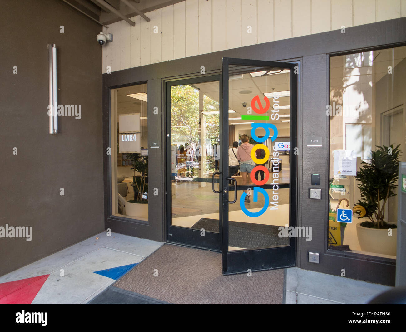 Google gift shop in Googleplex headquarters main office Stock Photo - Alamy