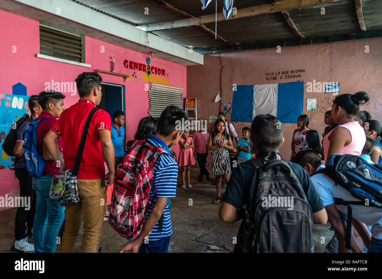 latin children playing games in Guatemala Stock Photo - Alamy