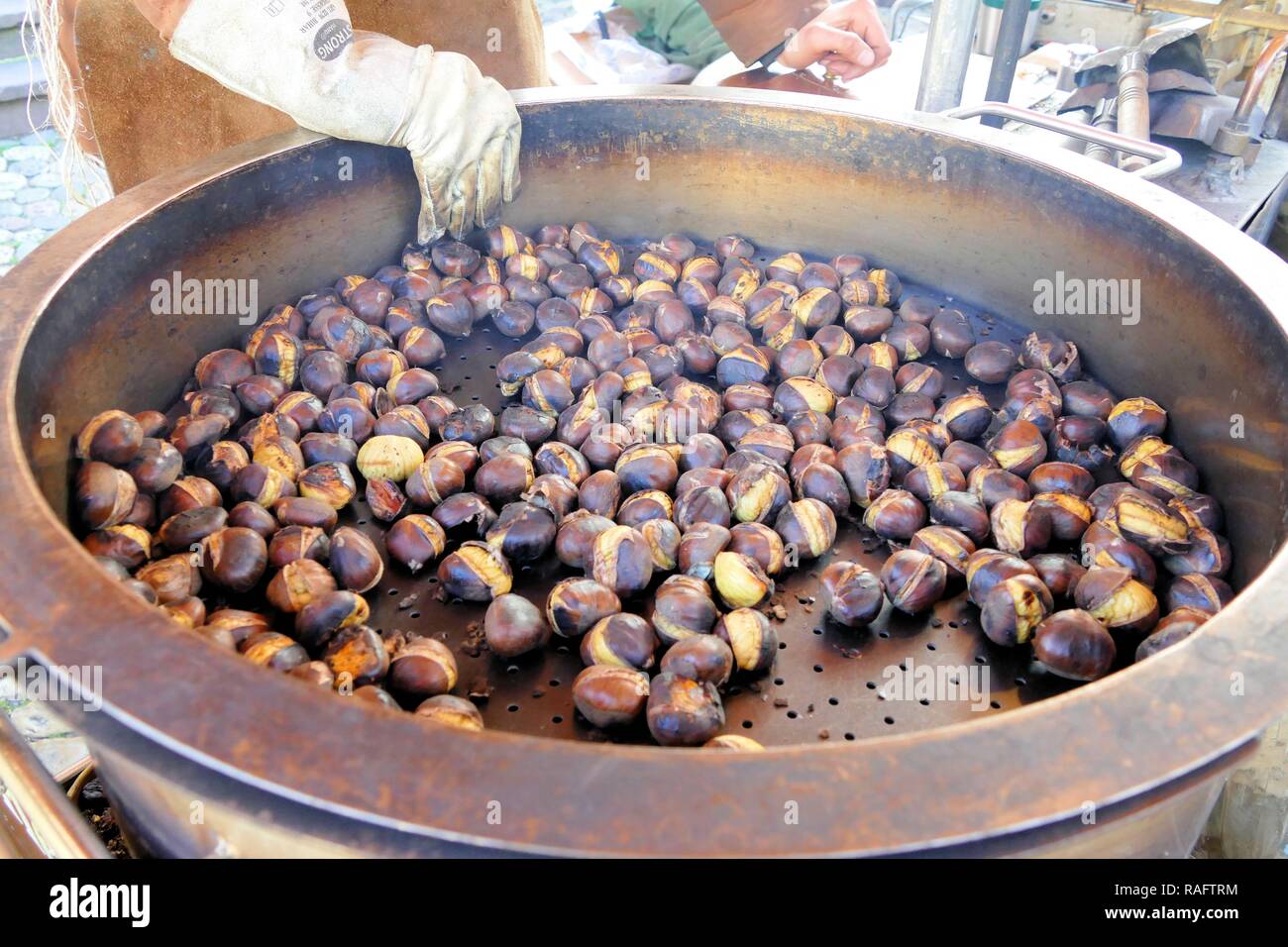 Roasting hot hi-res stock photography and images - Alamy