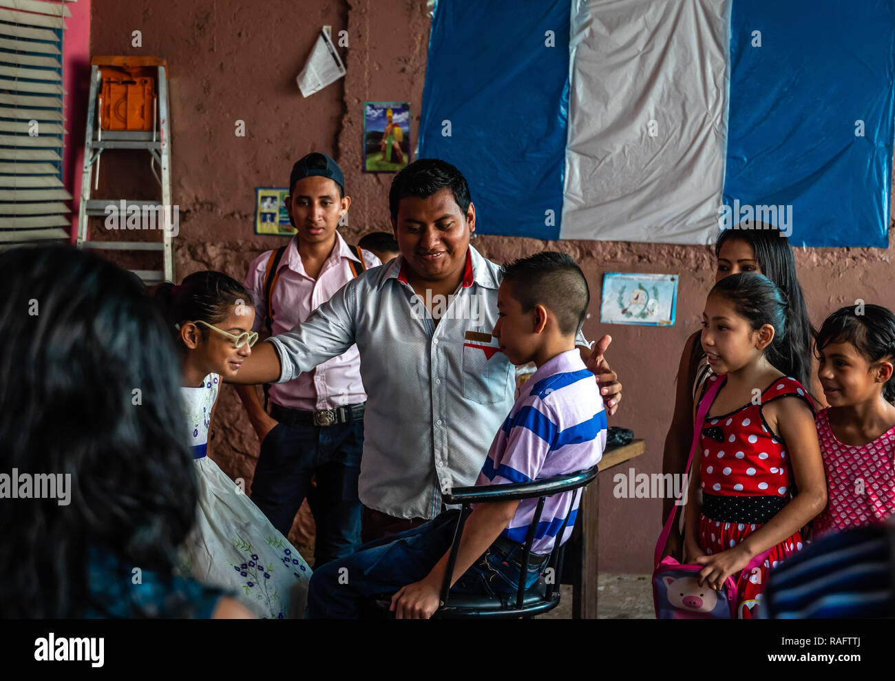 latin children playing games in Guatemala Stock Photo - Alamy