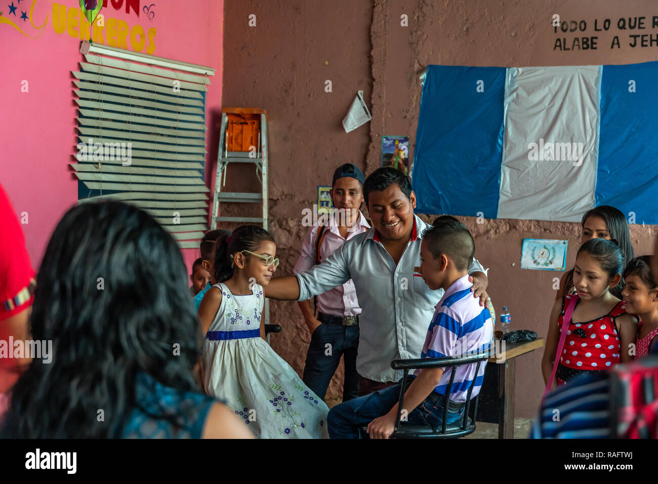 latin children playing games in Guatemala Stock Photo - Alamy