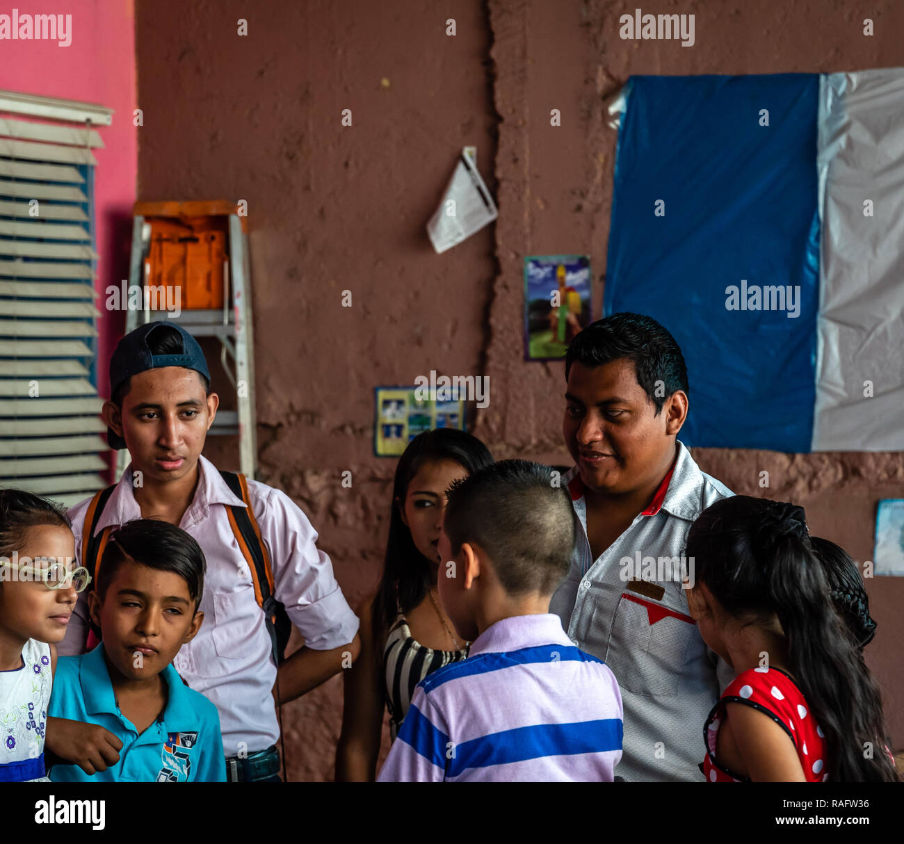 latin children playing games in Guatemala Stock Photo - Alamy