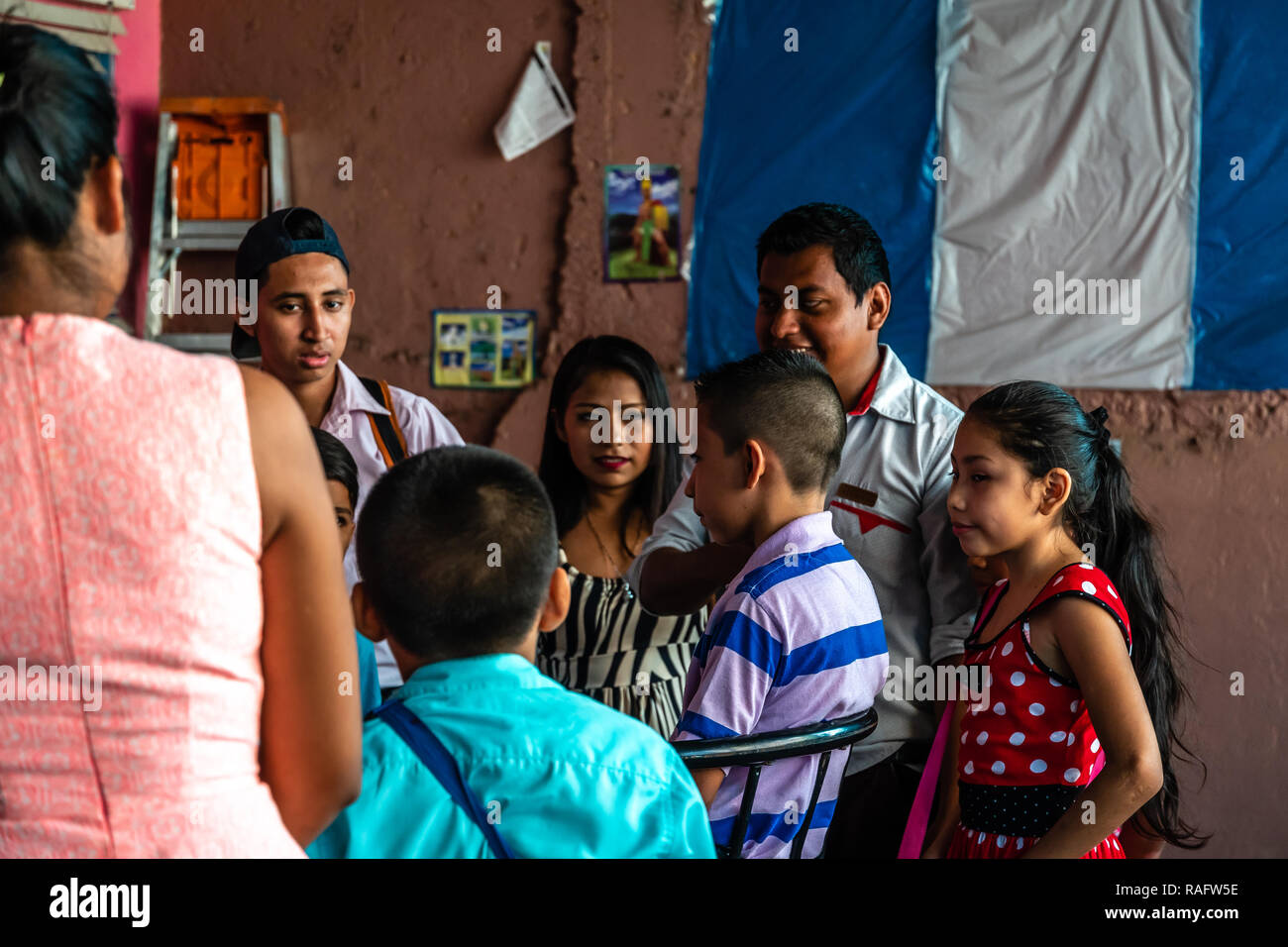 latin children playing games in Guatemala Stock Photo - Alamy