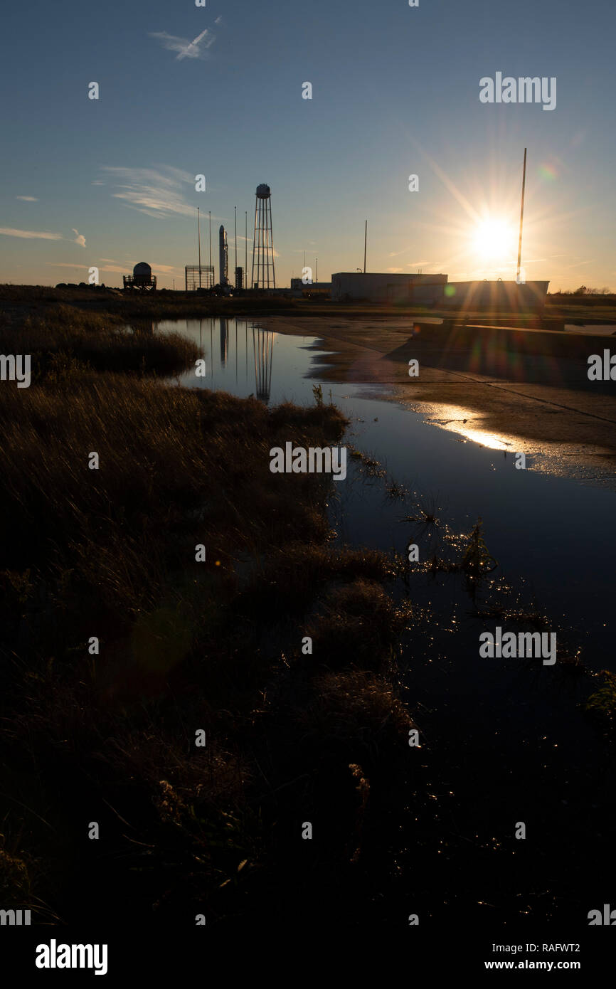 Sunset resupply hi-res stock photography and images - Alamy