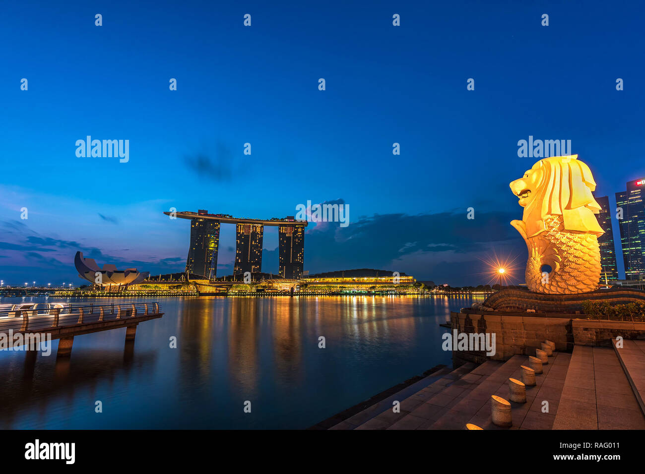 Merlion photo hi-res stock photography and images - Alamy