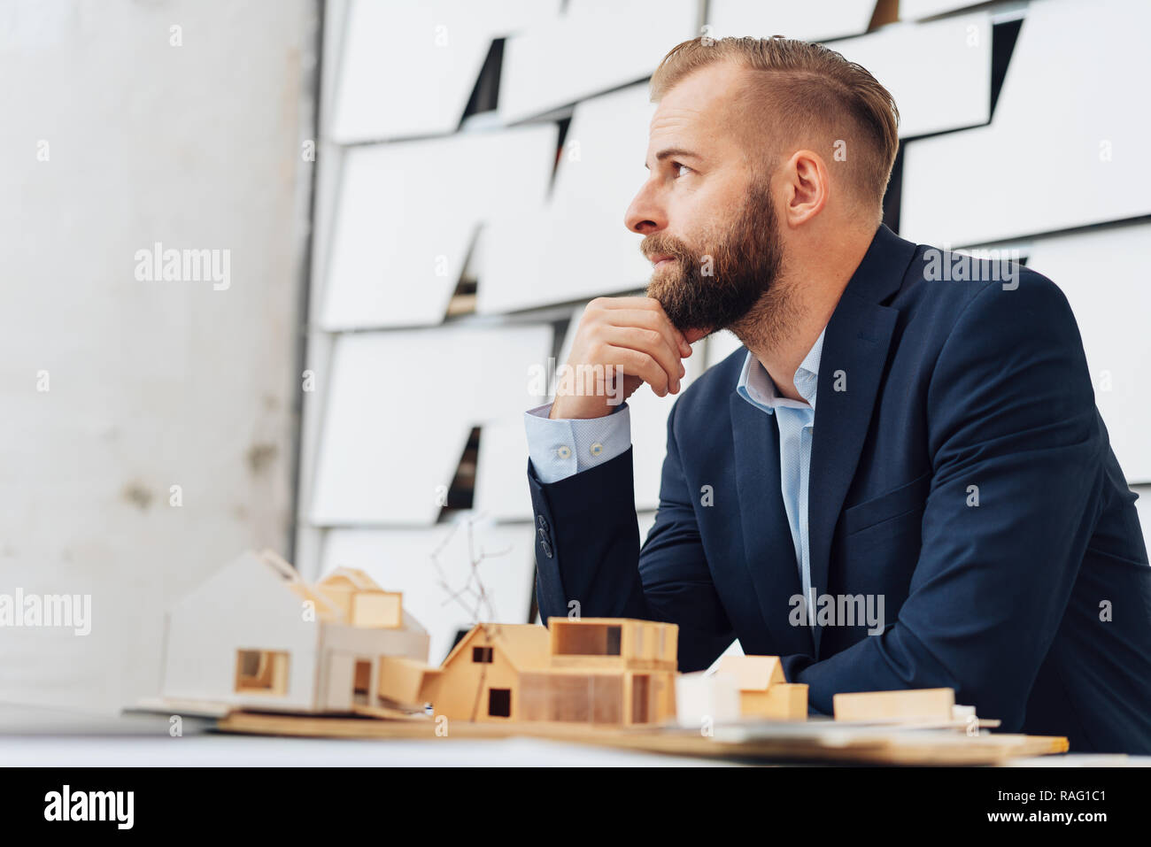 Hand propping hi-res stock photography and images - Alamy