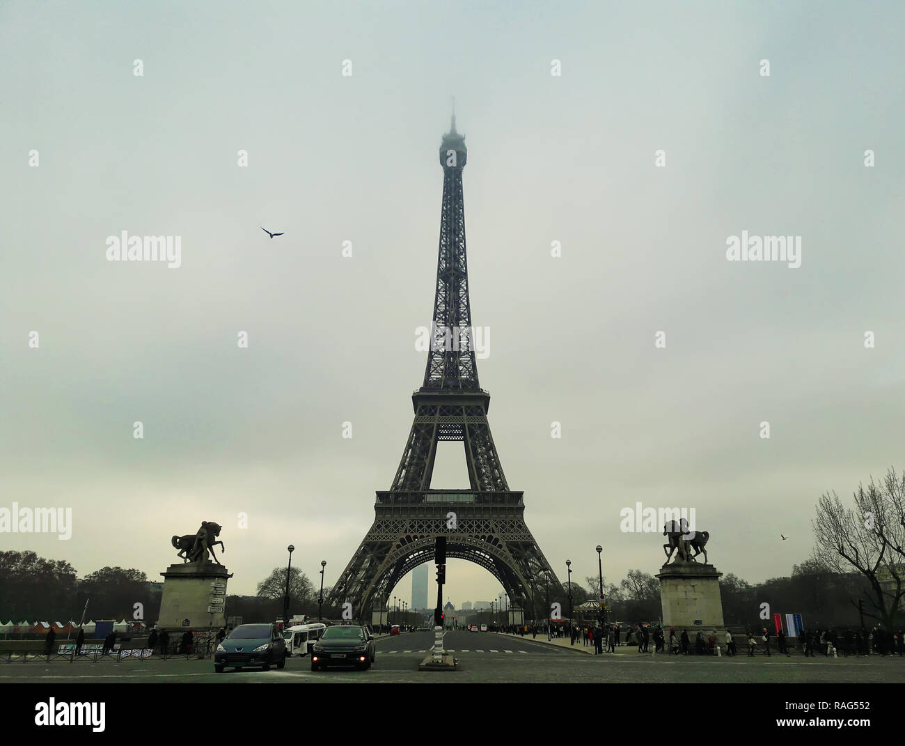 Landmark eiffel hi-res stock photography and images - Alamy