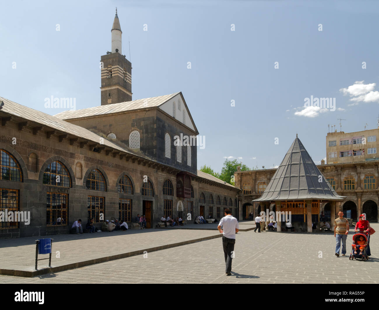 Diyarbakir mosque hi-res stock photography and images - Alamy