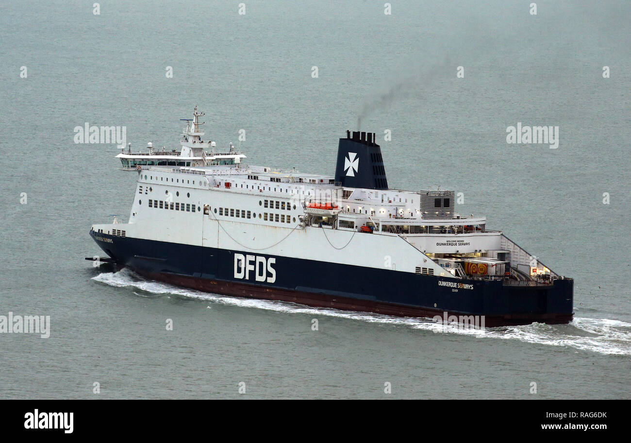 The dfds seaways dunkerque seaways leaves the port of dover hi-res ...