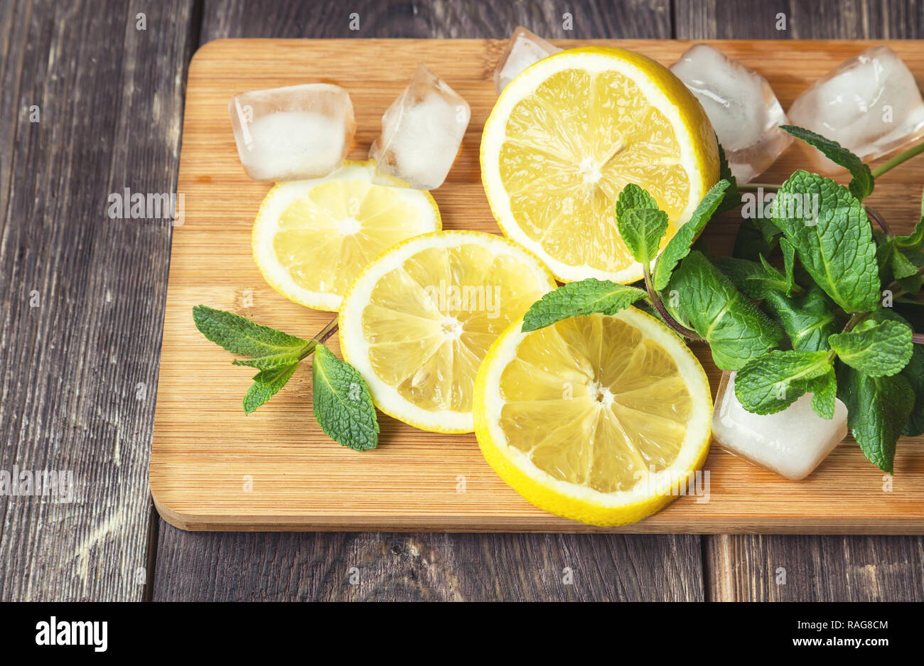 Slices lemon on board hi-res stock photography and images - Alamy
