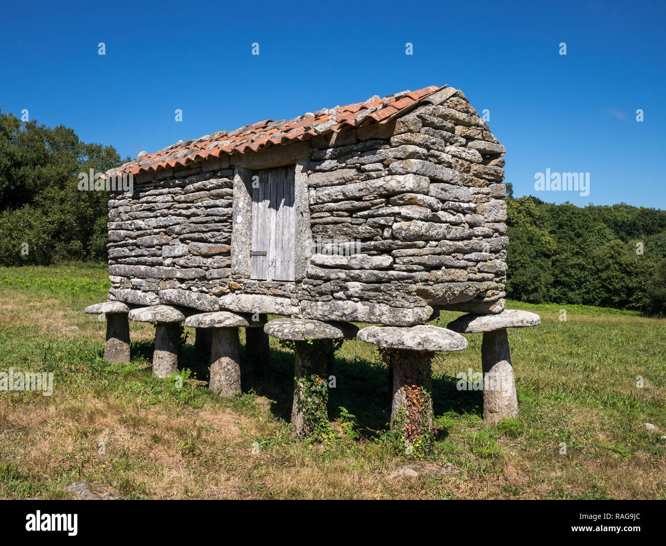 Granery hi-res stock photography and images - Alamy