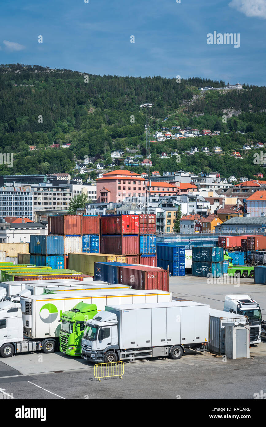 Port facilities hi-res stock photography and images - Alamy