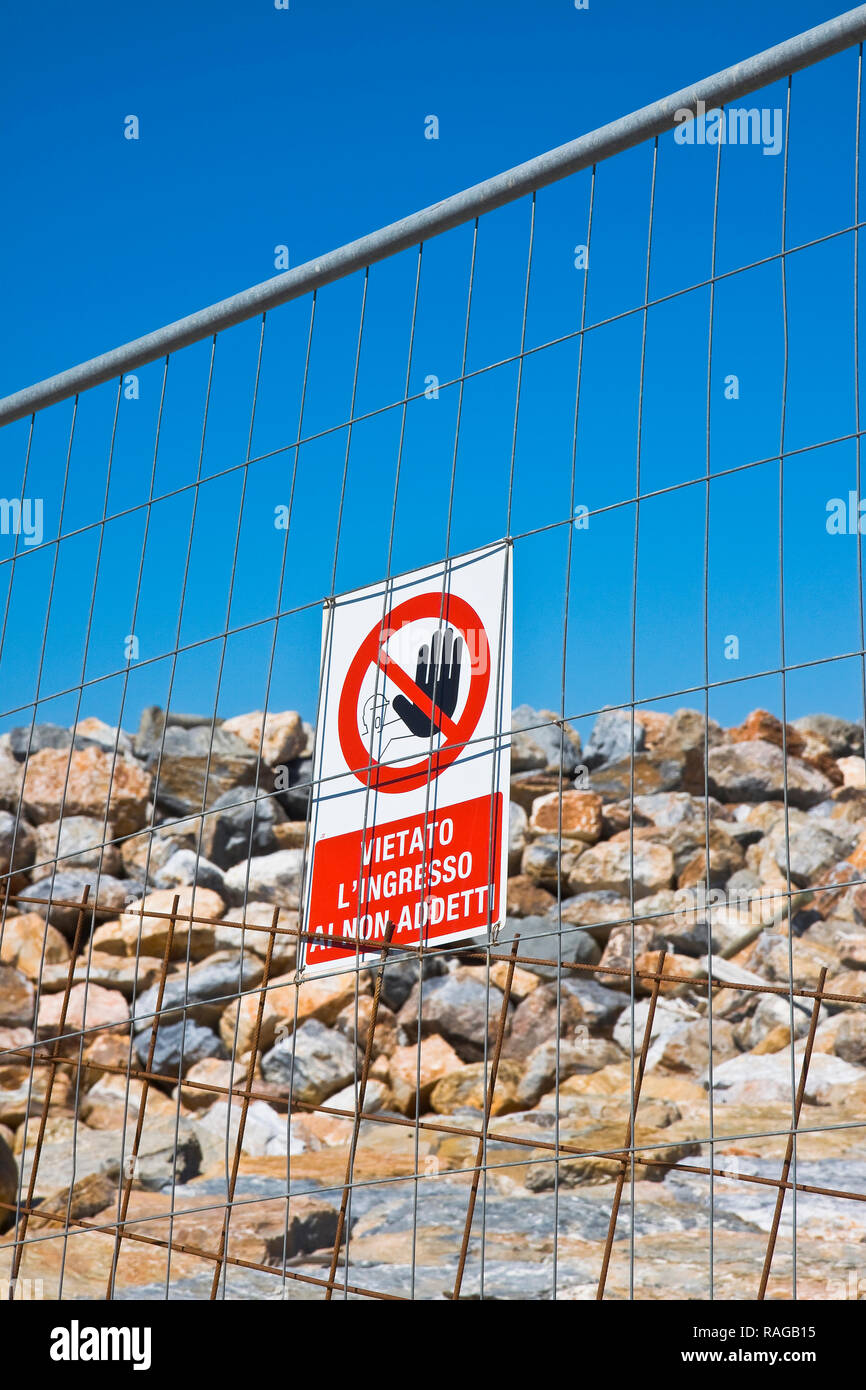 Enter no unauthorized access hi-res stock photography and images - Alamy