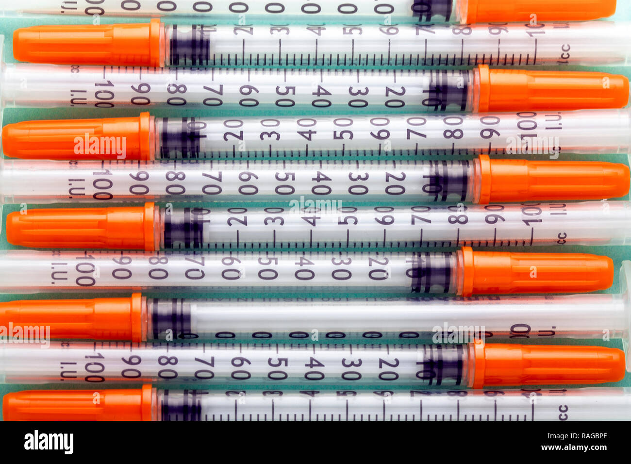 Insulin syringes hi-res stock photography and images - Alamy