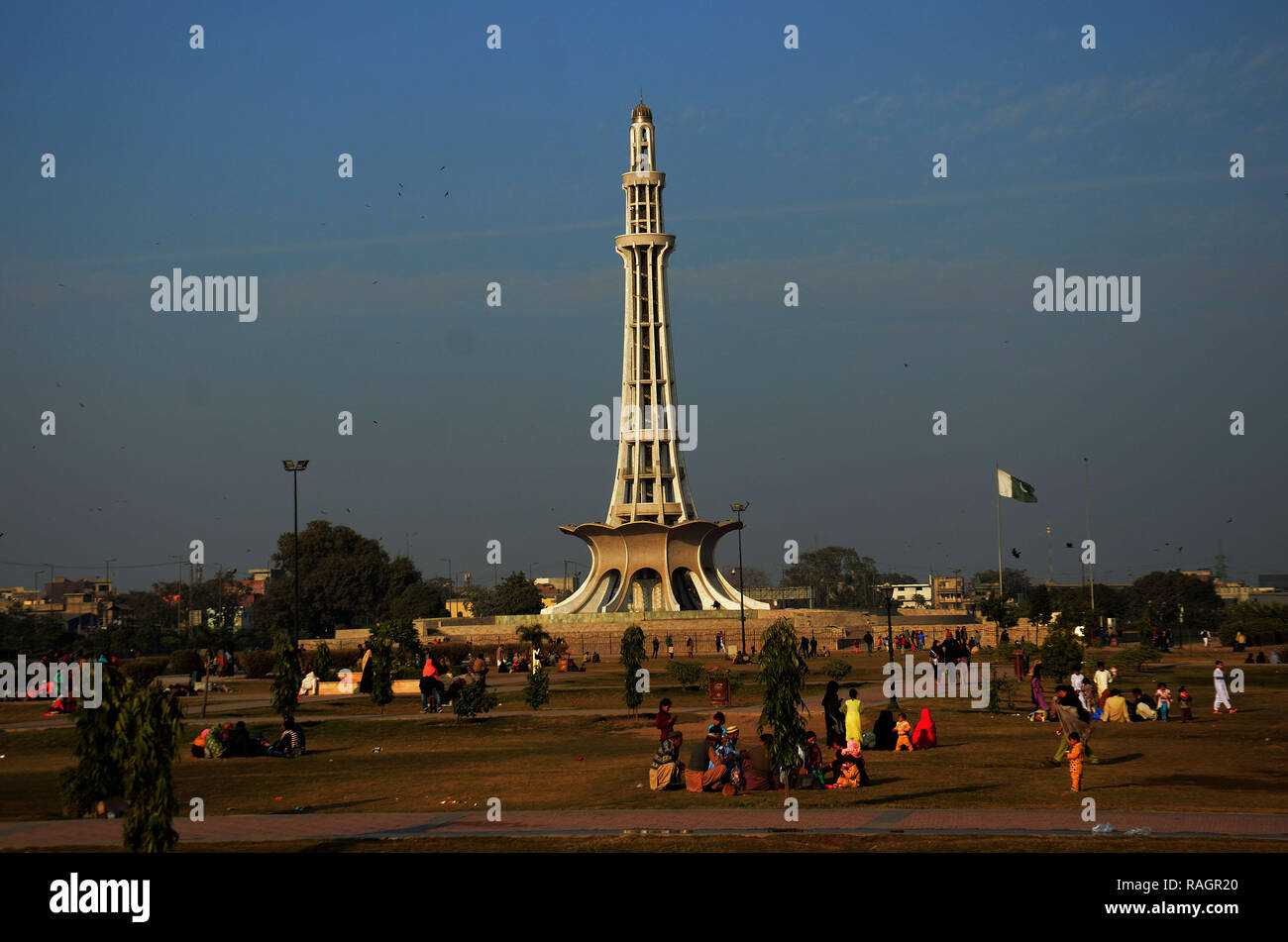 Lahore, Pakistan. 03rd Jan, 2019. Pakistani and former people visit to ...