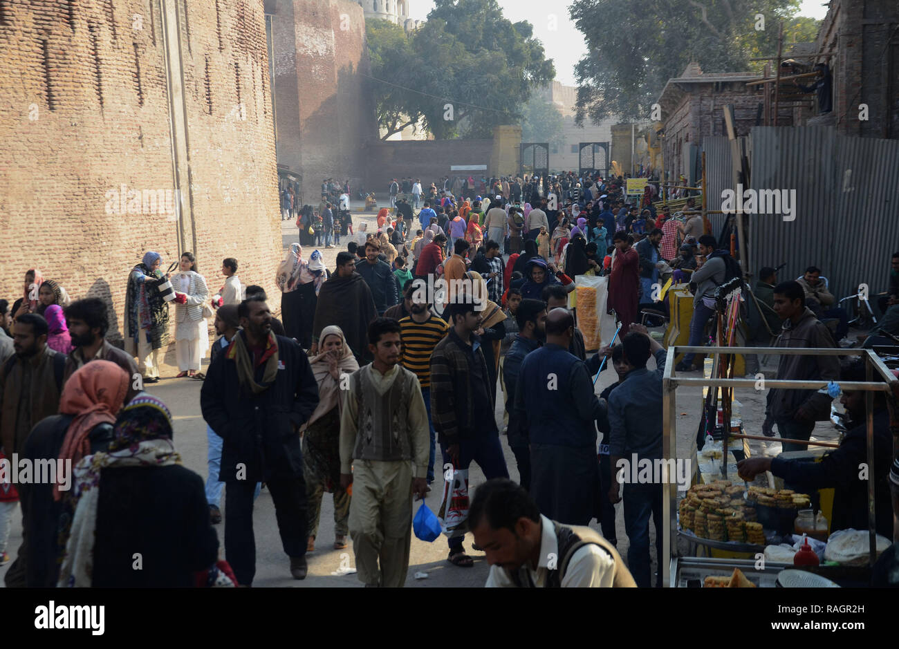 Lahore, Pakistan. 03rd Jan, 2019. Pakistani and former people visit to ...