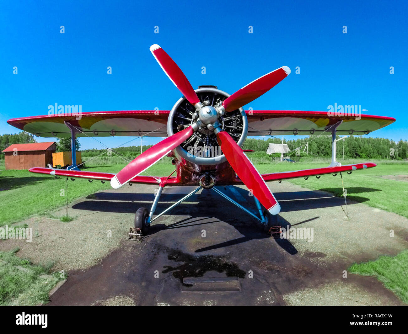 Aircraft airfield hi-res stock photography and images - Alamy