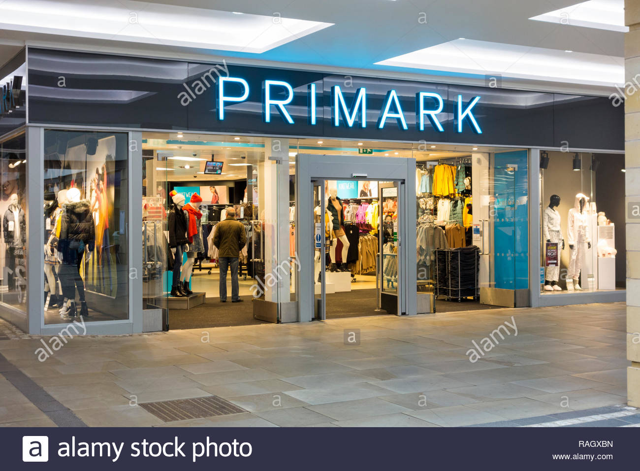 Primark Clothing Store High Resolution Stock Photography and Images - Alamy