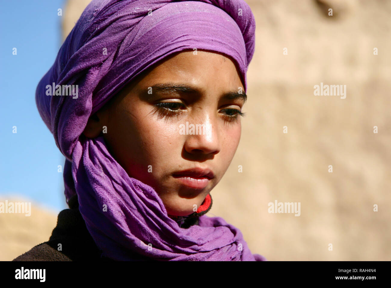 Sad arab girl portrait hi-res stock photography and images - Alamy