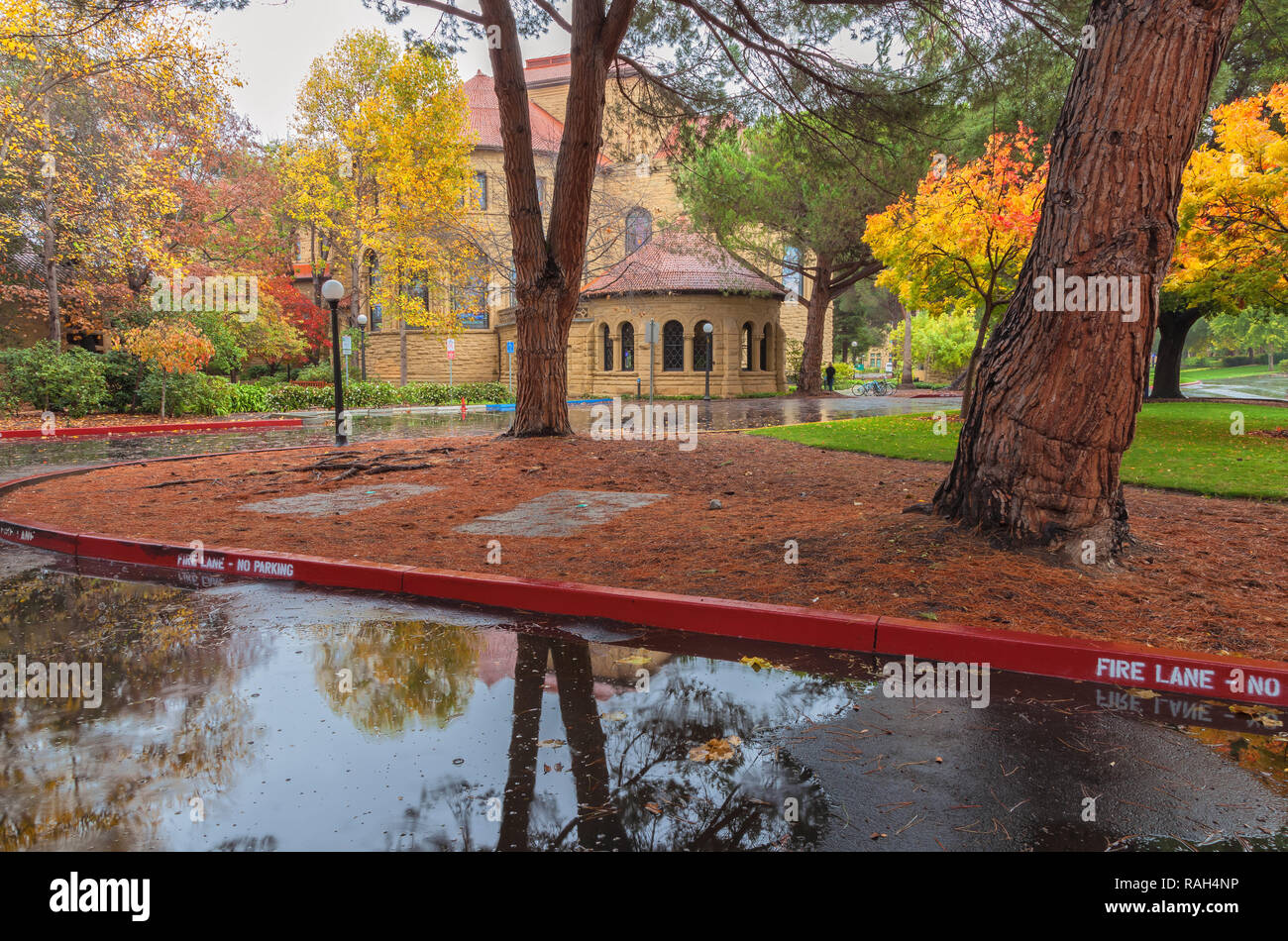 American private school hallway hi-res stock photography and images - Alamy