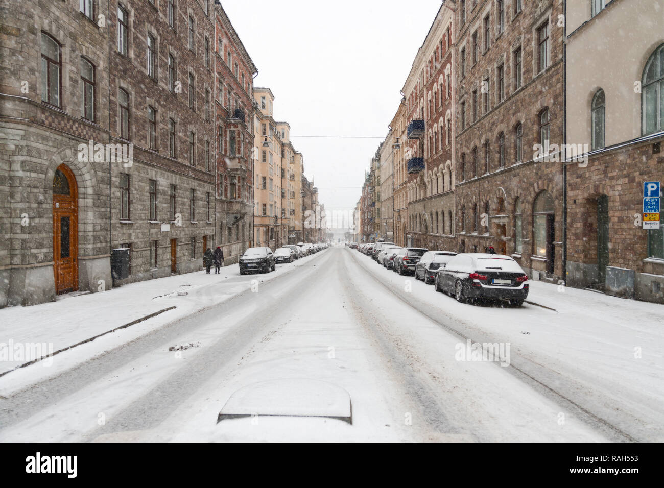 Cold street city hi-res stock photography and images - Alamy