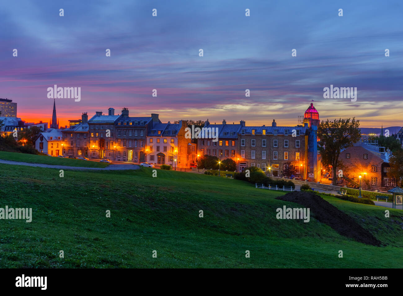 Quebec city skyline hi-res stock photography and images - Alamy