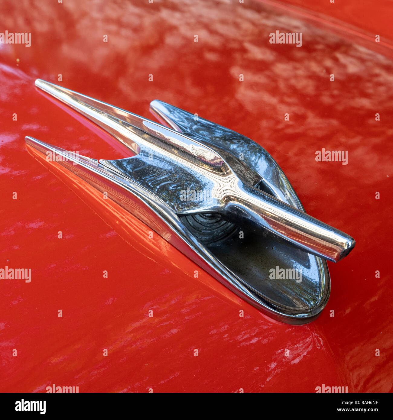 Classic car hood ornament hi-res stock photography and images - Alamy