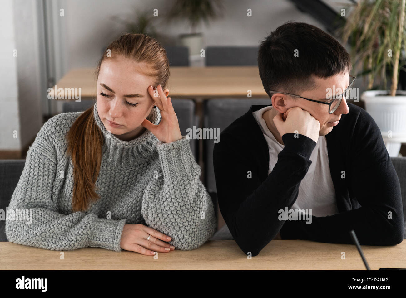 People ignoring each other hi-res stock photography and images - Alamy