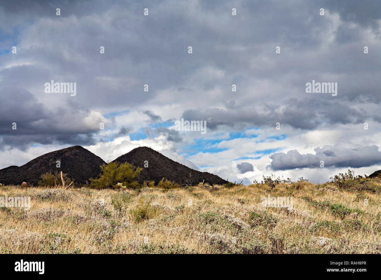 Two hills hi-res stock photography and images - Alamy