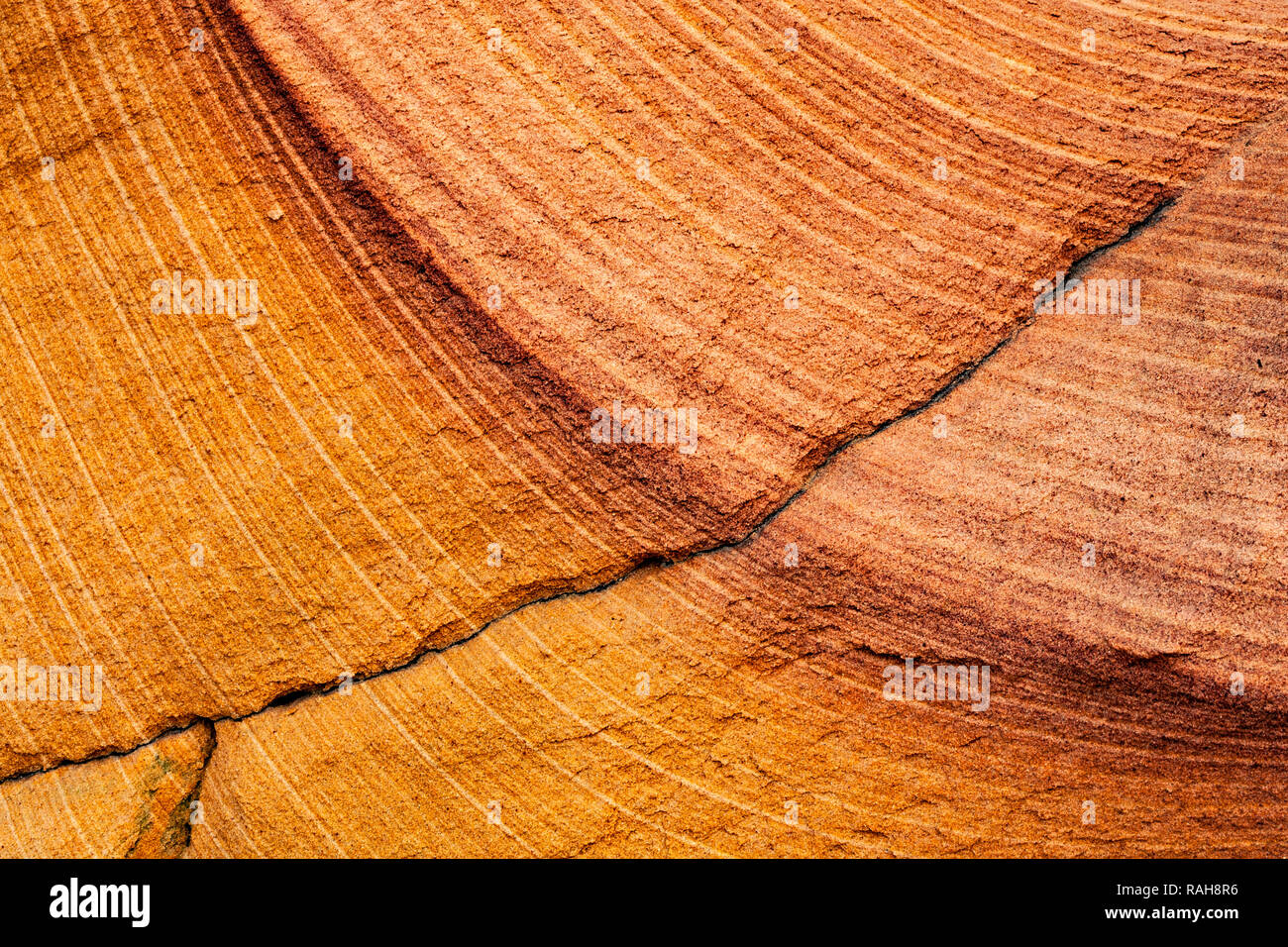 Curved Rock Striations sandstone, lines, crack Stock Photo - Alamy