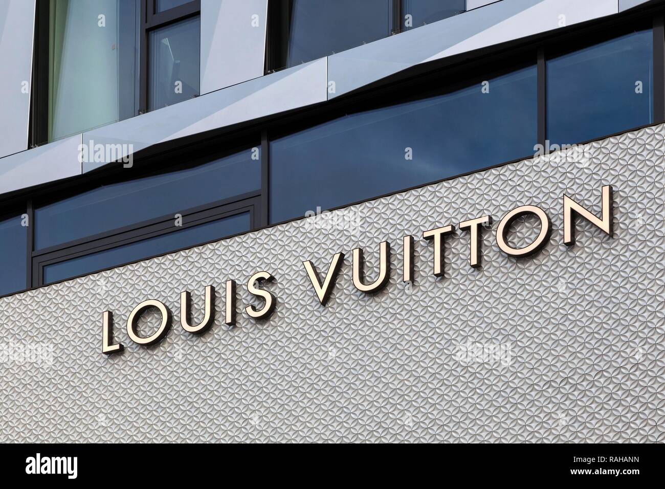 Writing on house facade, fashion shop Louis Vuitton, Dorotheen Quartier ...